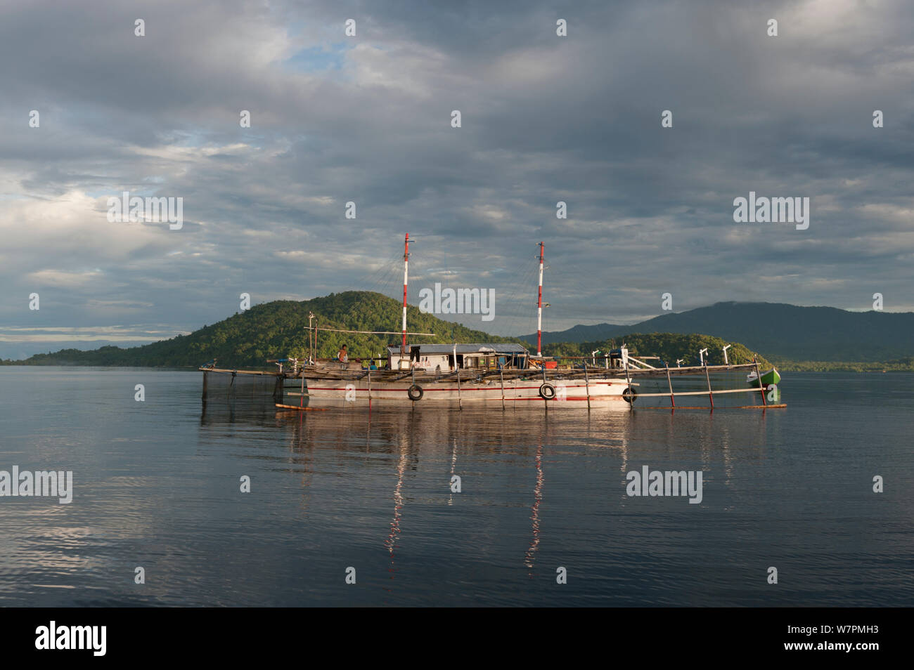 Indonesia fishing boat net hi-res stock photography and images - Alamy