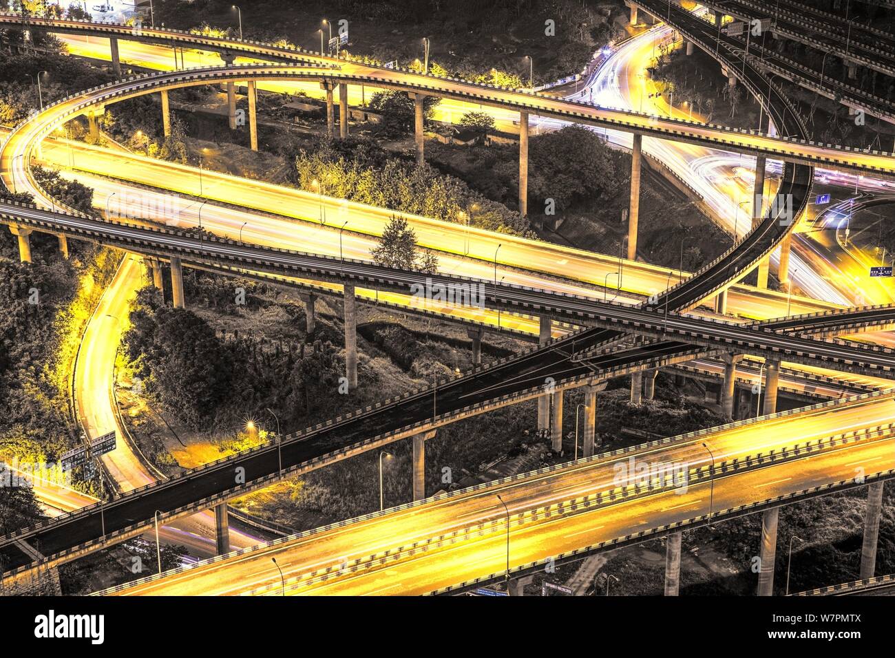 Overpass at night hi-res stock photography and images - Alamy