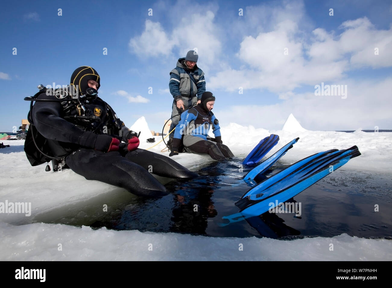 Under the ice hi-res stock photography and images - Alamy