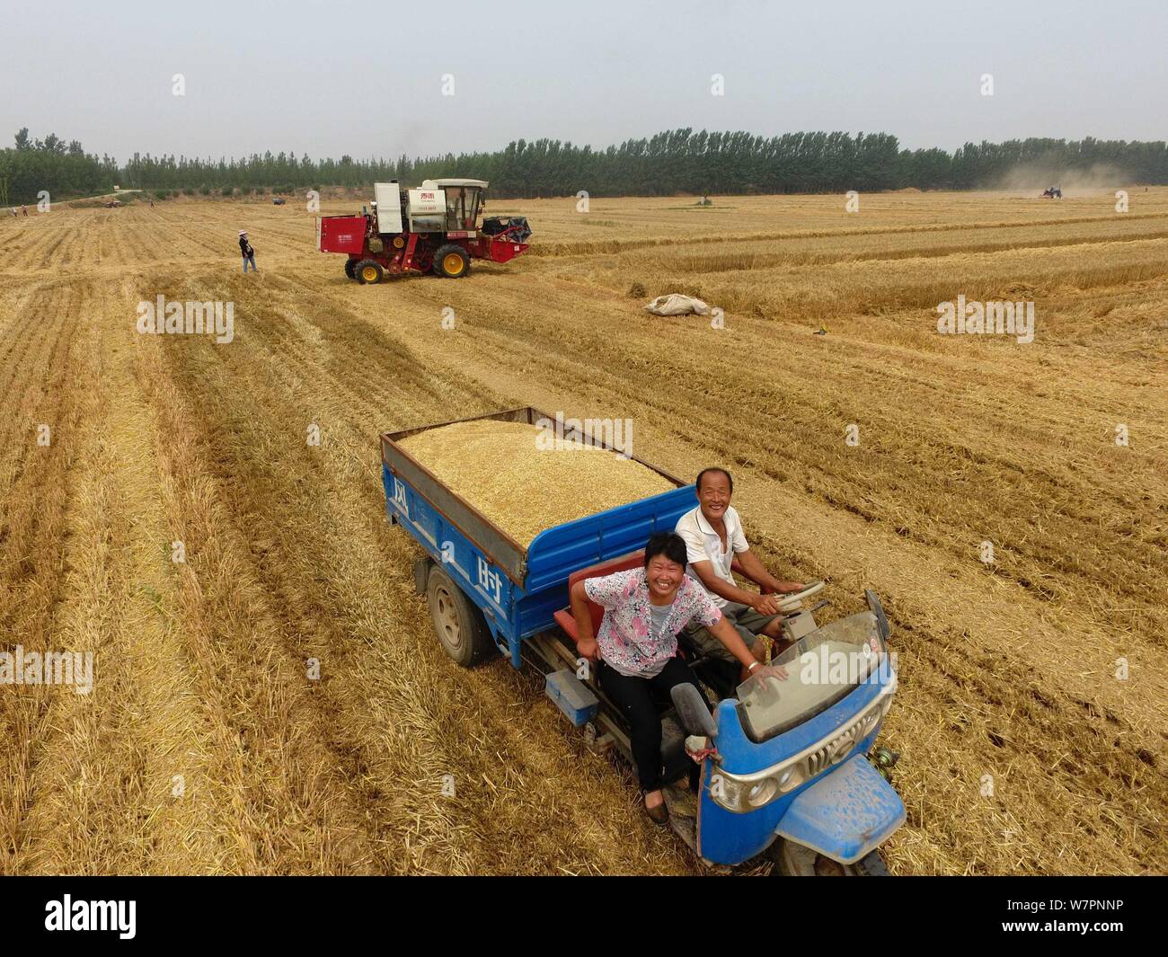 Farmers transport hi-res stock photography and images - Alamy