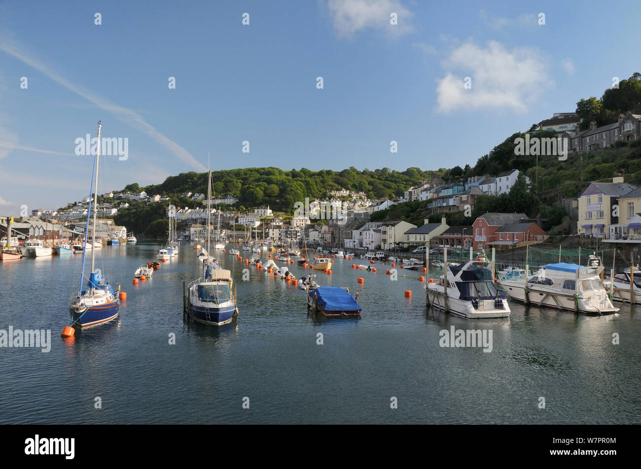 Harbours cornwall hi-res stock photography and images - Alamy