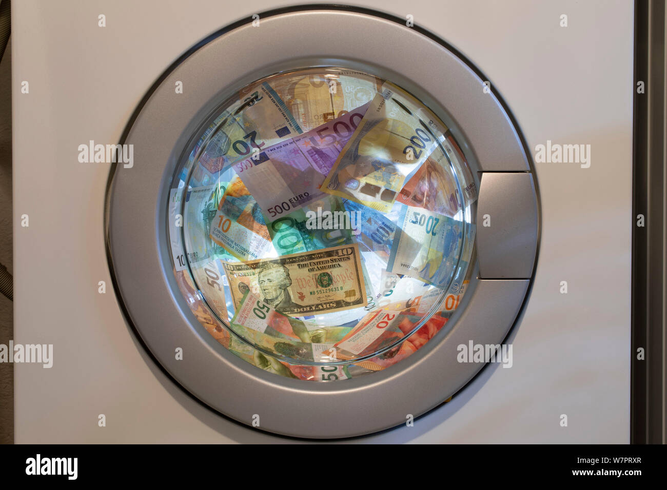 Cologne, Deutschland. 05th Aug, 2019. EURO, Swiss Franc and Dollar ...