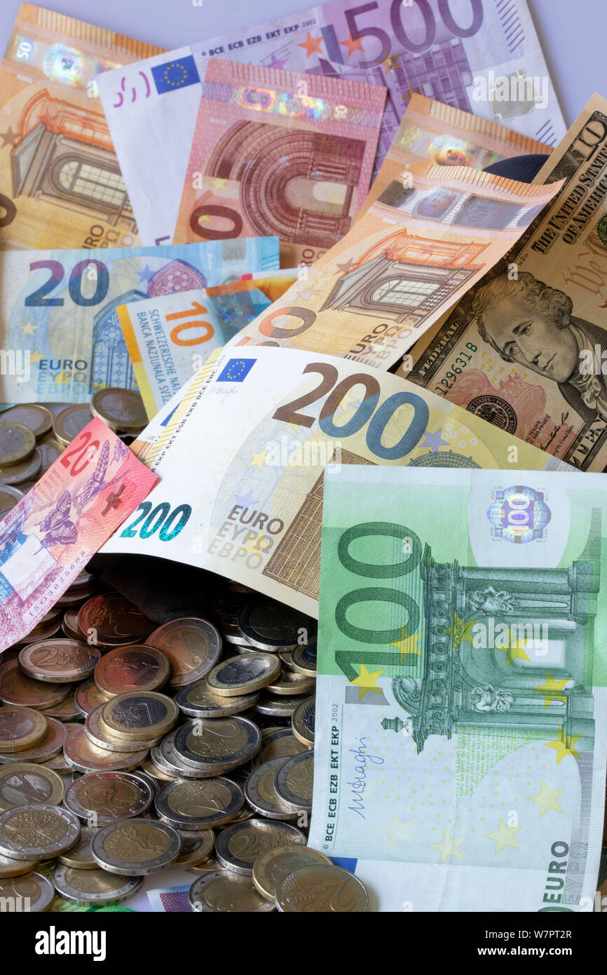 Cologne, Deutschland. 05th Aug, 2019. EURO and Dollar Banknotes and ...