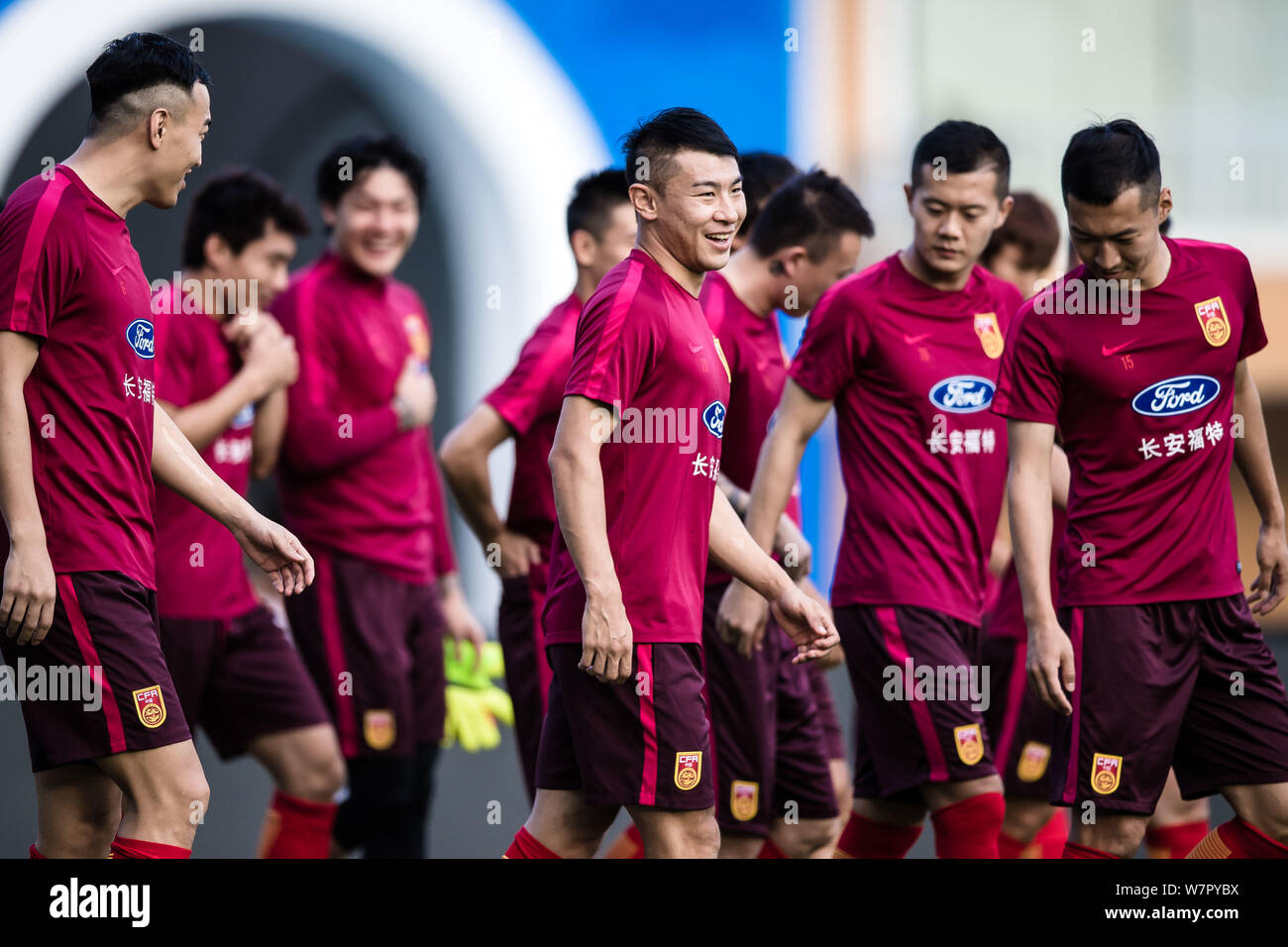 Players of Chinese national football team take part in a training ...