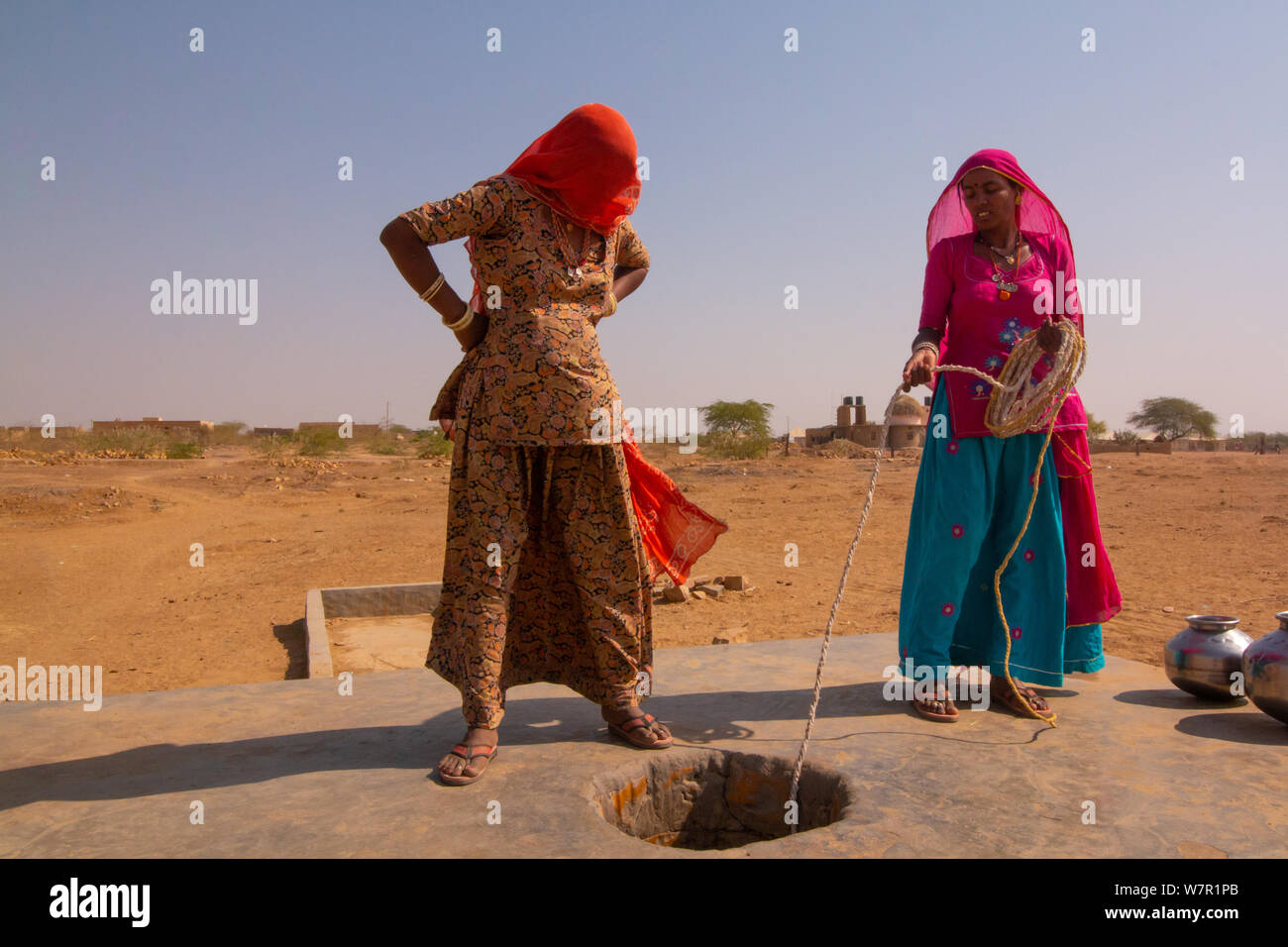 Desert well hi-res stock photography and images - Alamy