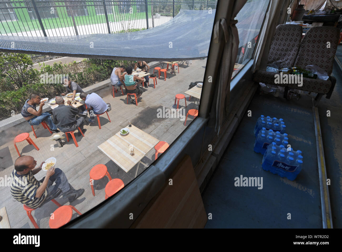 Bus restaurant hi-res stock photography and images - Alamy