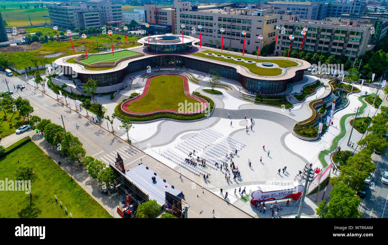 --FILE--Aerial view of a garden resembling three conjoining chewing ...