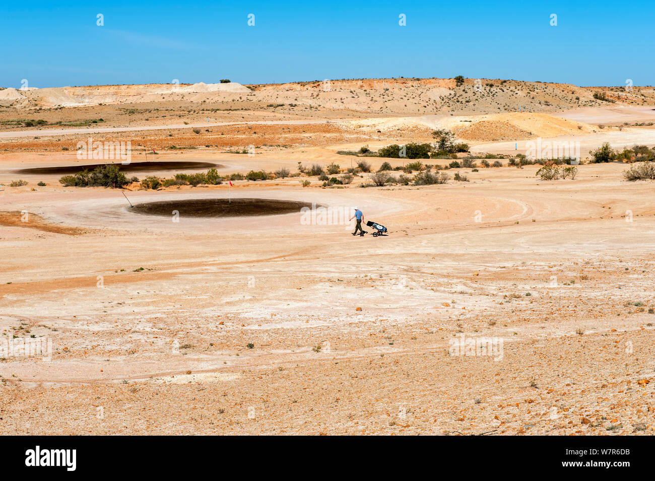 Coober pedy golf hi-res stock photography and images - Alamy