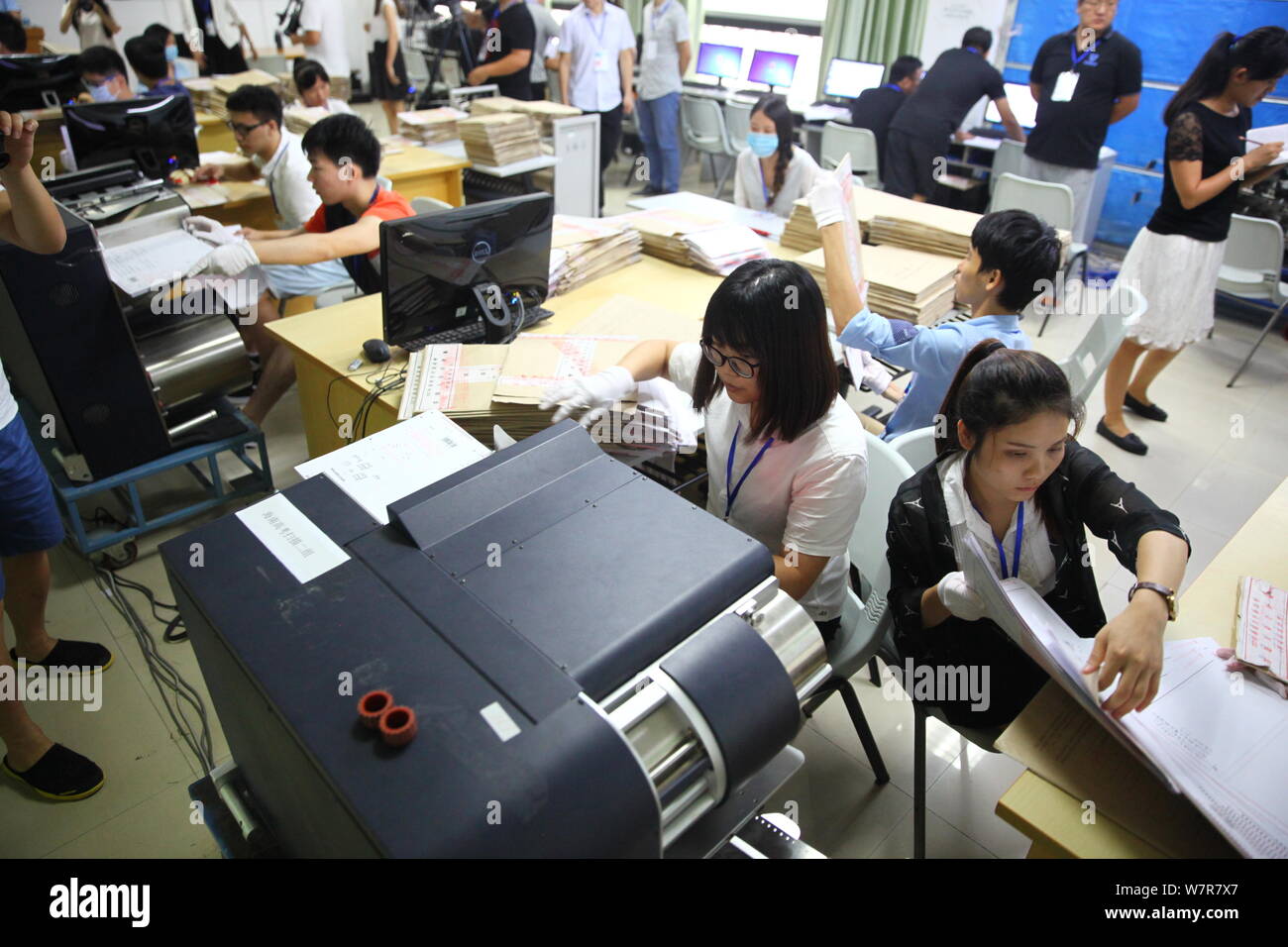 Examination answer sheets hi-res stock photography and images - Alamy