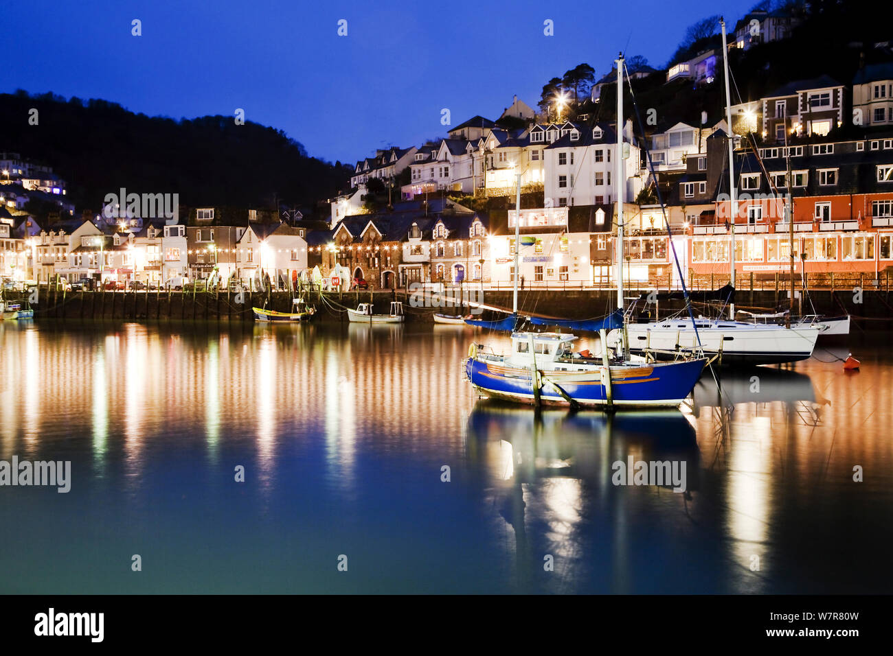 Looe cornwall night hi-res stock photography and images - Alamy