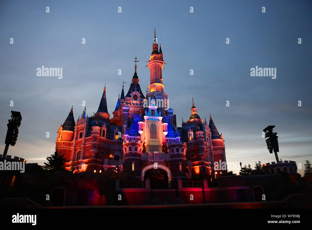 Disney castle shanghai hi-res stock photography and images - Alamy