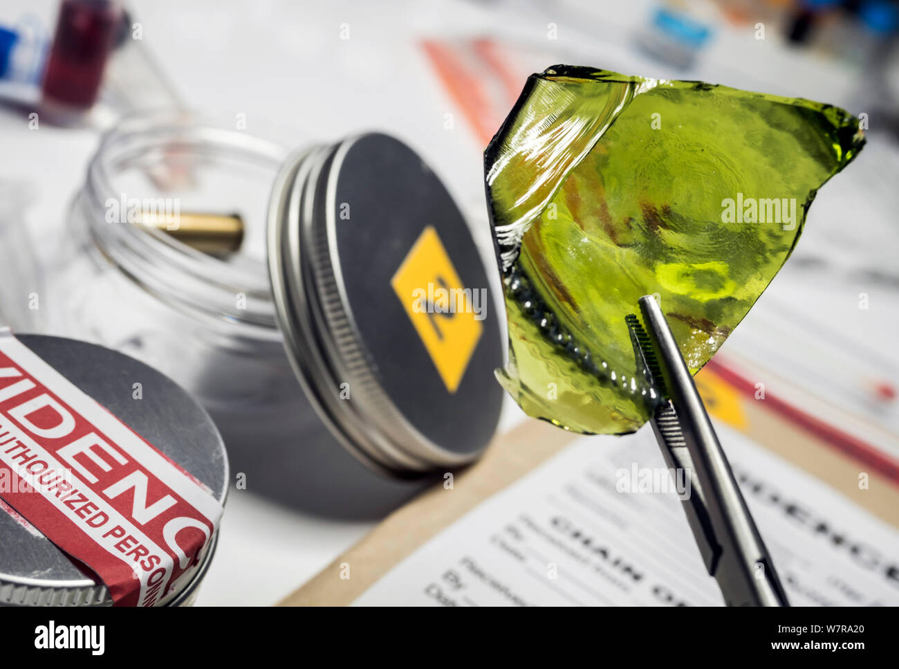 Lab expert hi-res stock photography and images - Alamy