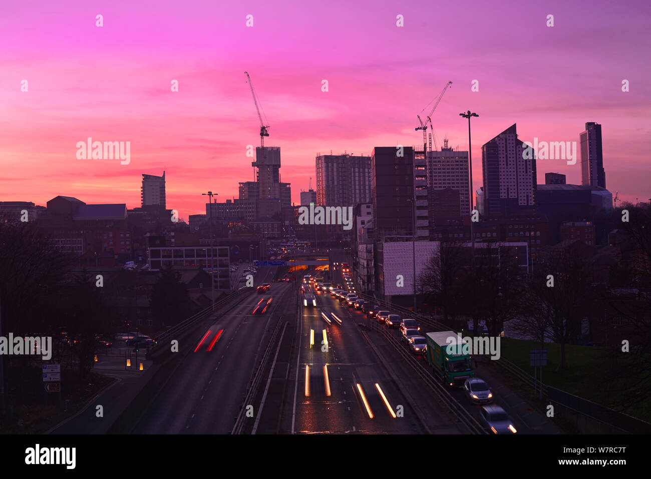 Leeds city at dawn hi-res stock photography and images - Alamy