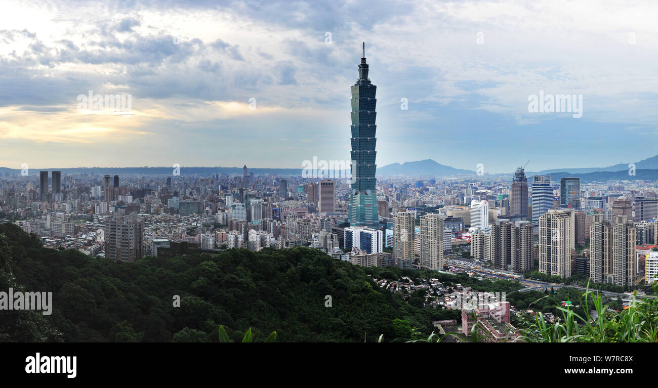 Taipei 101 building hi-res stock photography and images - Alamy