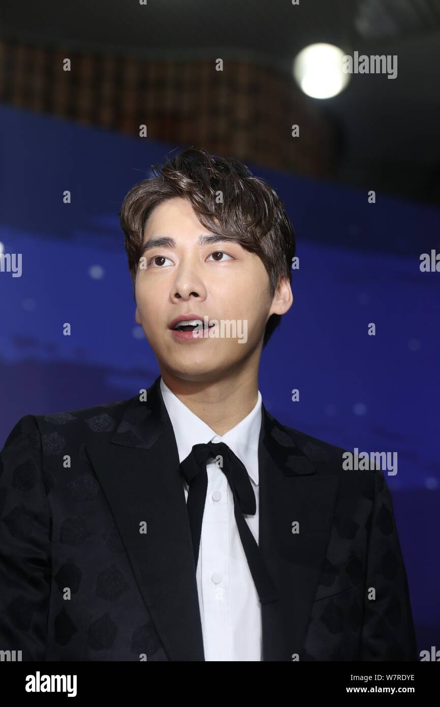 Chinese singer and actor Li Yifeng arrives on the red carpet for the ...