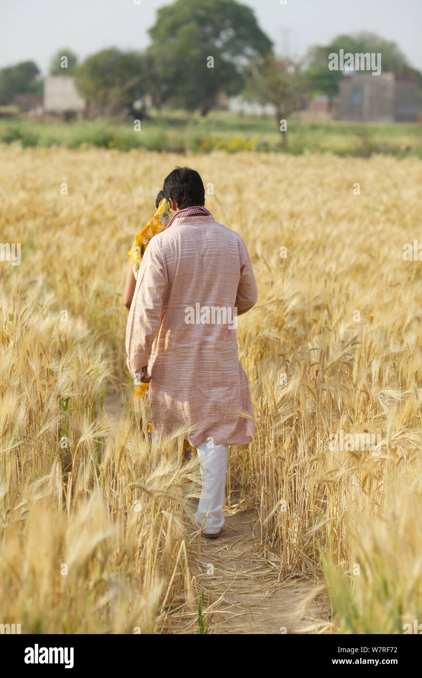 Indian rural farmer married couple hi-res stock photography and images ...
