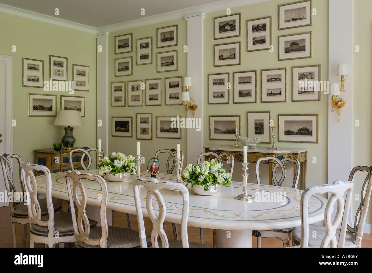 Edwardian style dining room Stock Photo - Alamy
