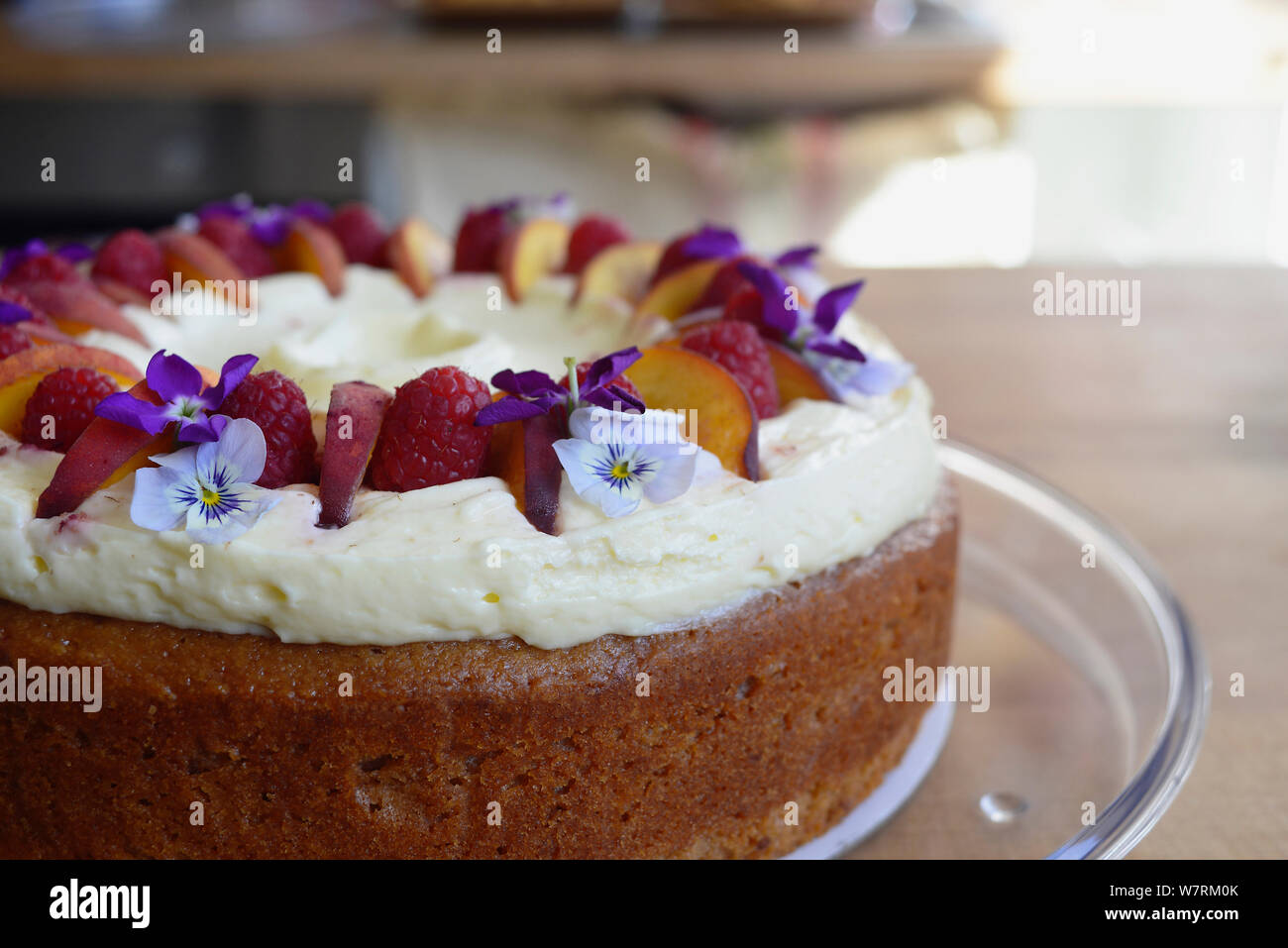 England, Oxford, Barefoot cafe, Jericho, fresh cake decorated with ...