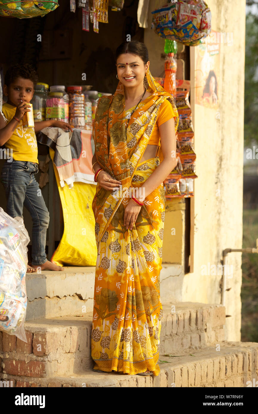 India kirana shop hi-res stock photography and images - Alamy