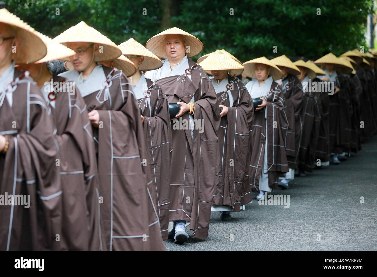 Chinese mendicants hi-res stock photography and images - Alamy