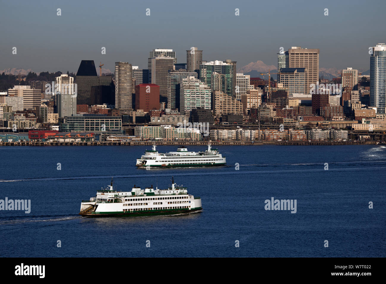 Ferry boat on Elliot Bay and the city of Seattle viewed from Hamilton ...