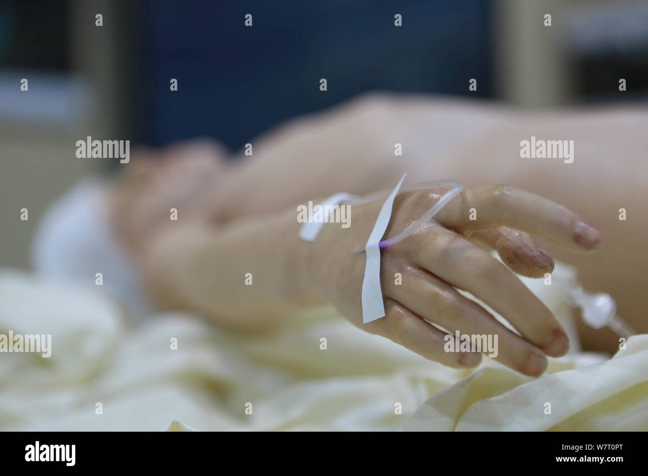 A full-size model of a male corpse designed by a student from Beijing ...