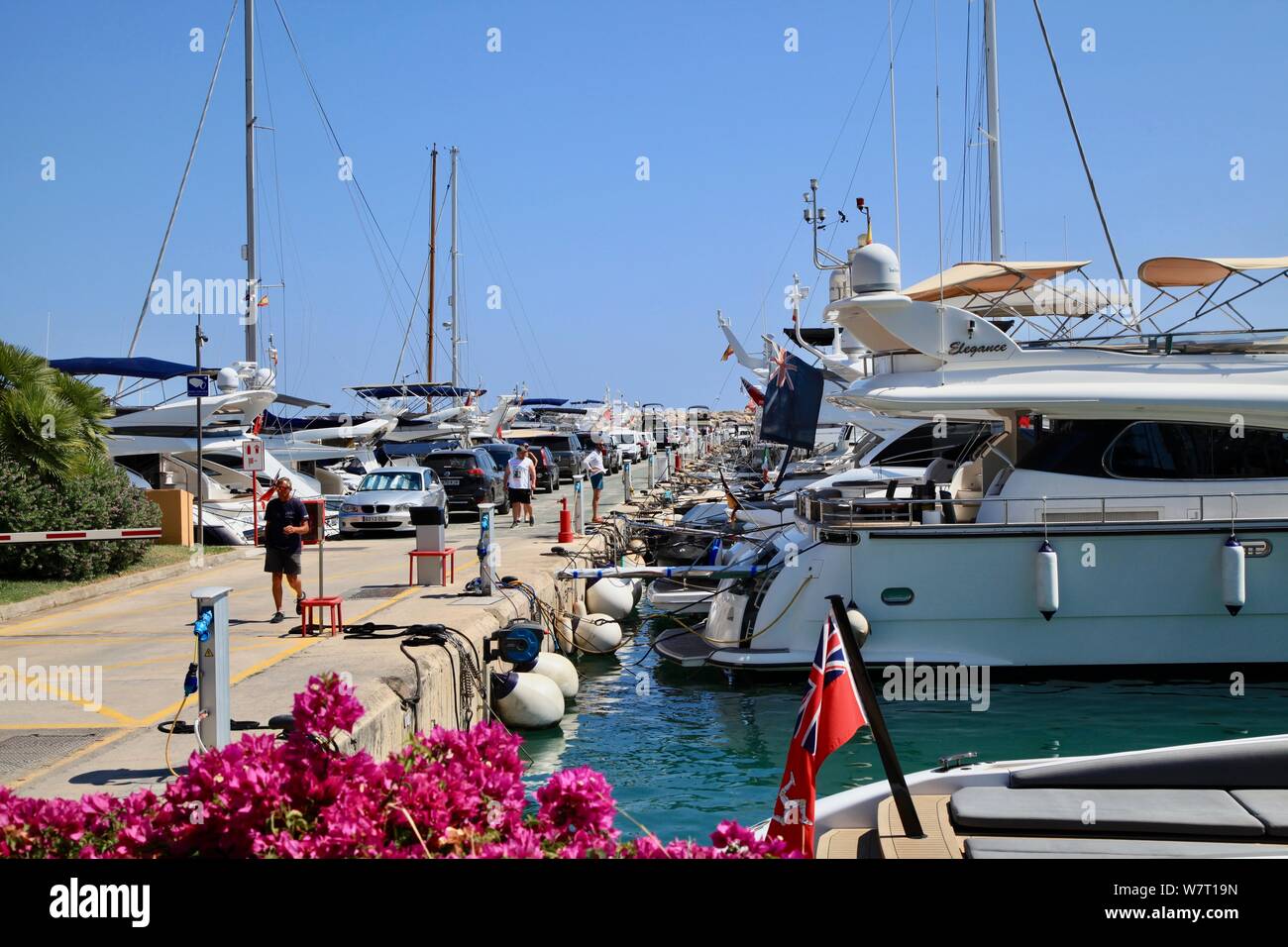 Yachts in port portals 2019 hi-res stock photography and images - Alamy