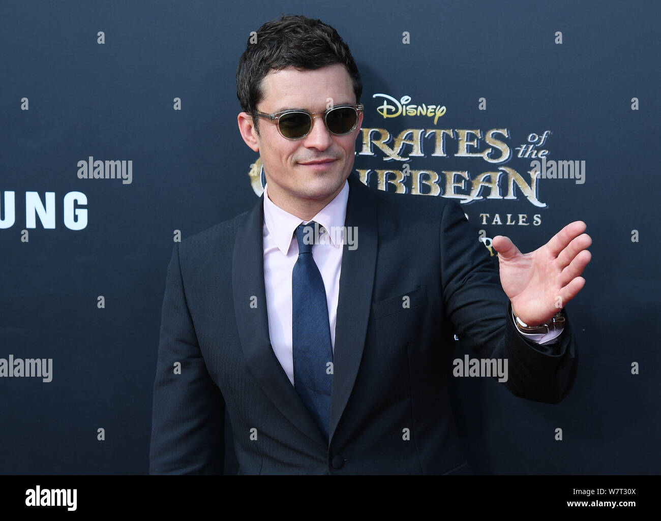 English actor Orlando Bloom arrives on the red carpet for the premiere ...