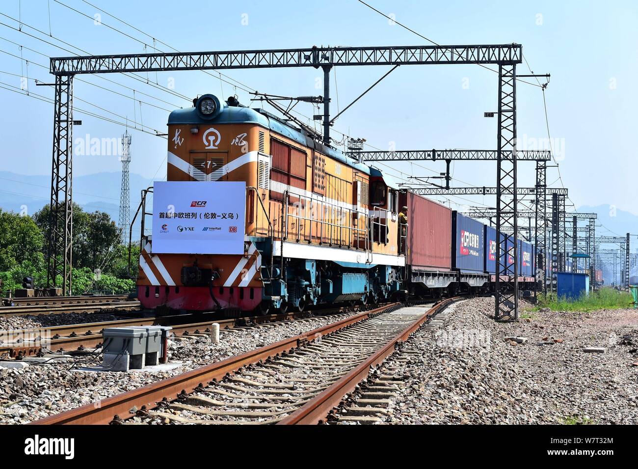 China london freight train hi-res stock photography and images - Alamy