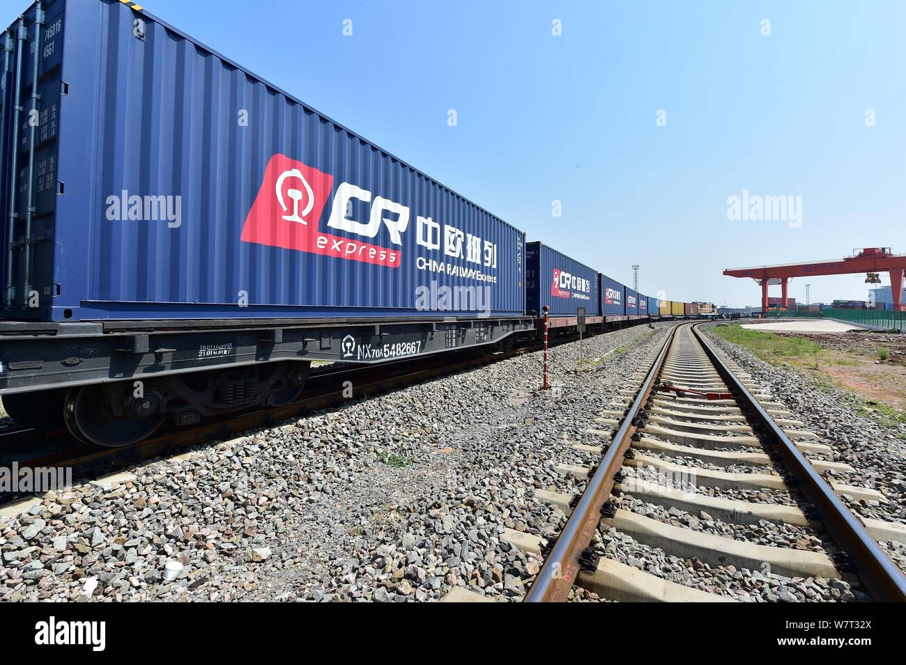 China london freight train hi-res stock photography and images - Alamy