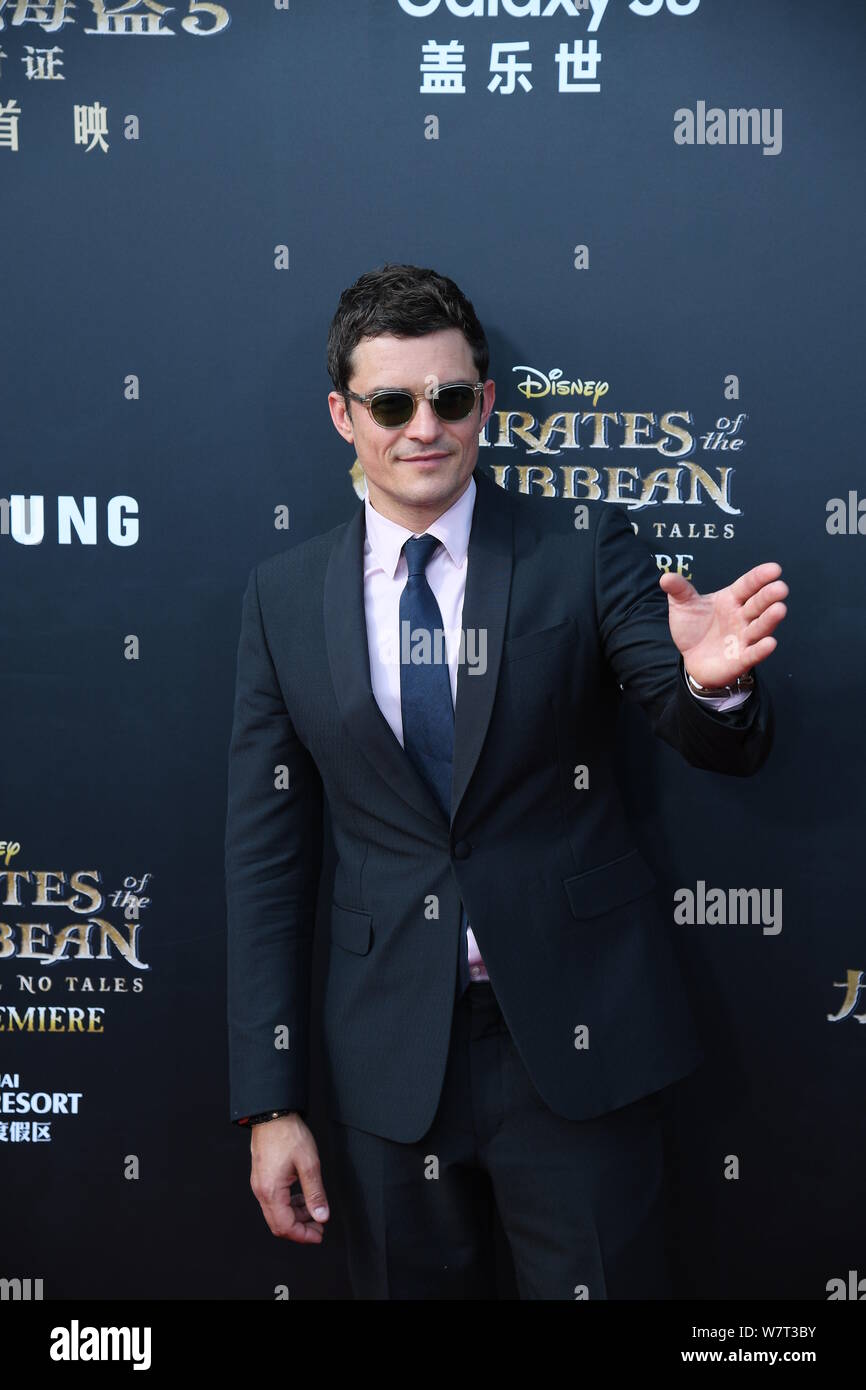 English actor Orlando Bloom arrives on the red carpet for the premiere ...