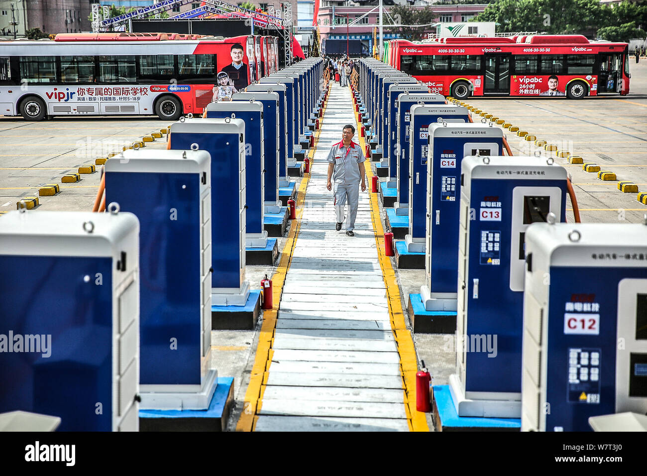 Electric bus china charging hi-res stock photography and images - Alamy