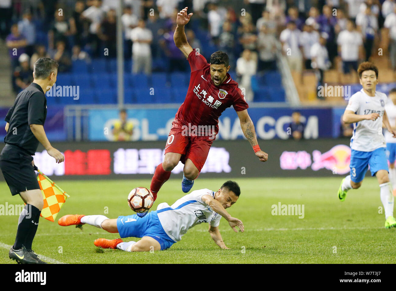 Brazilian football player Givanildo Vieira de Sousa, better known as ...
