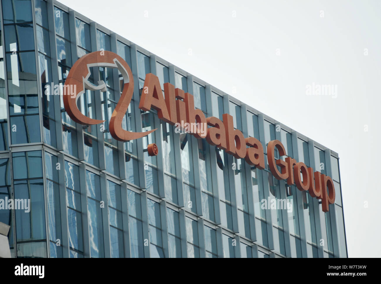 --FILE--A logo of Alibaba Group is pictured on the rooftop of an office ...
