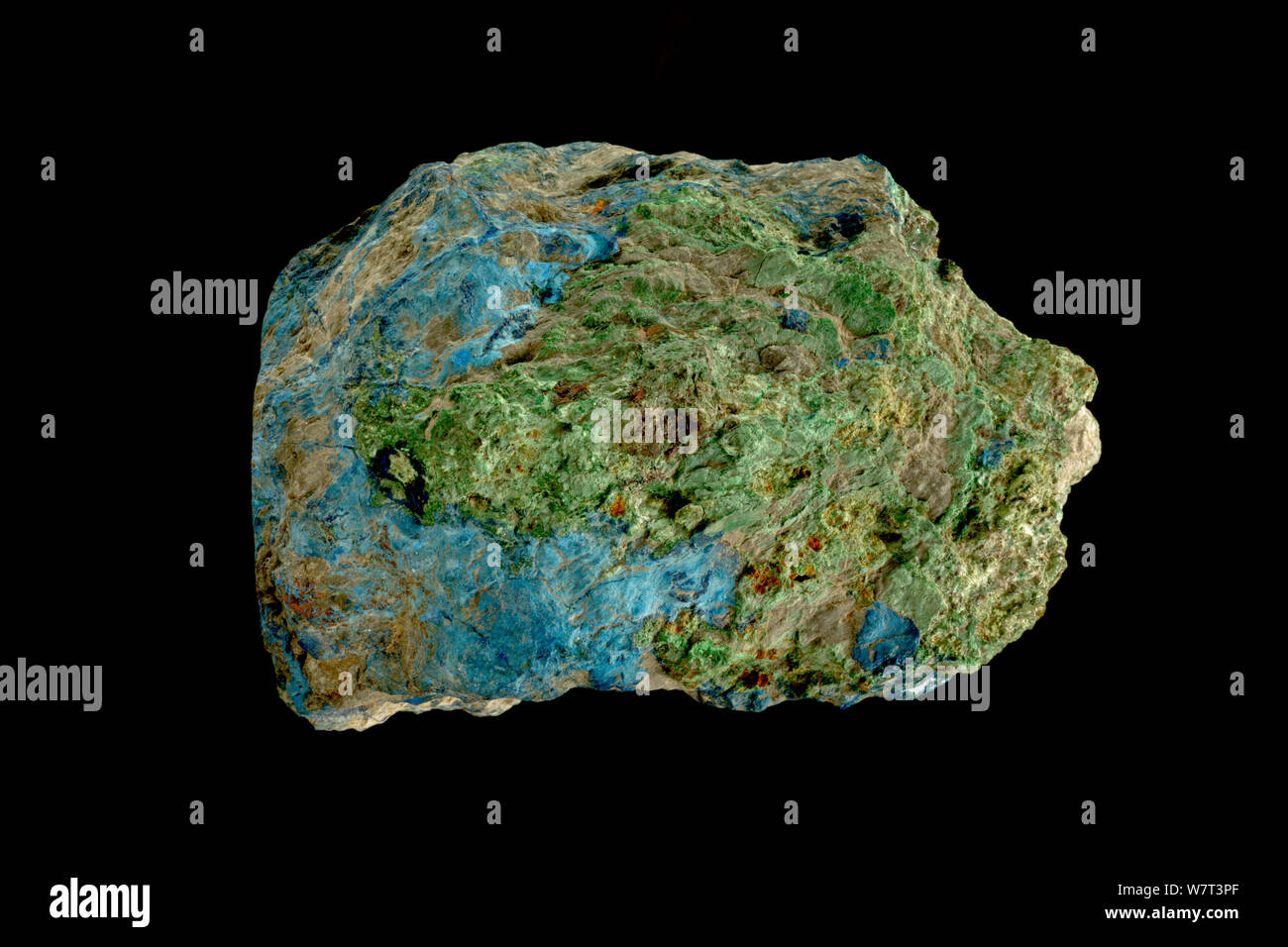 Cyanotrichite Cu4Al2[(OH)12|SO4]·2H2O, a copper aluminium sulphate ...