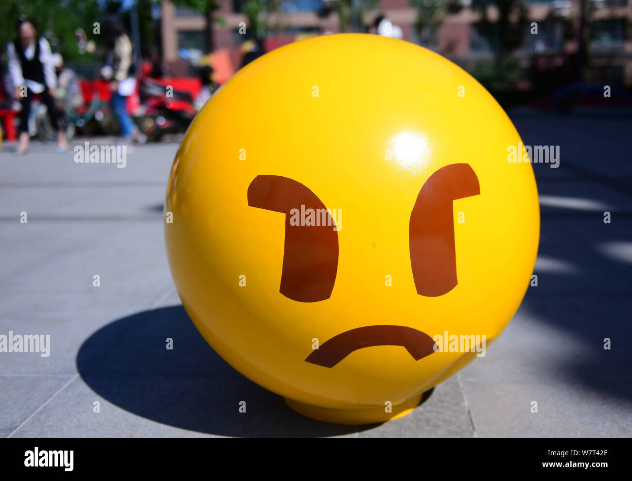 Stone emoji hi-res stock photography and images - Alamy