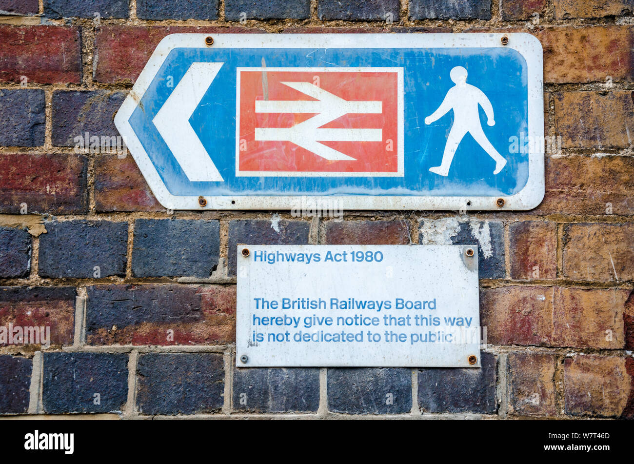 Railway station arrow hi-res stock photography and images - Alamy