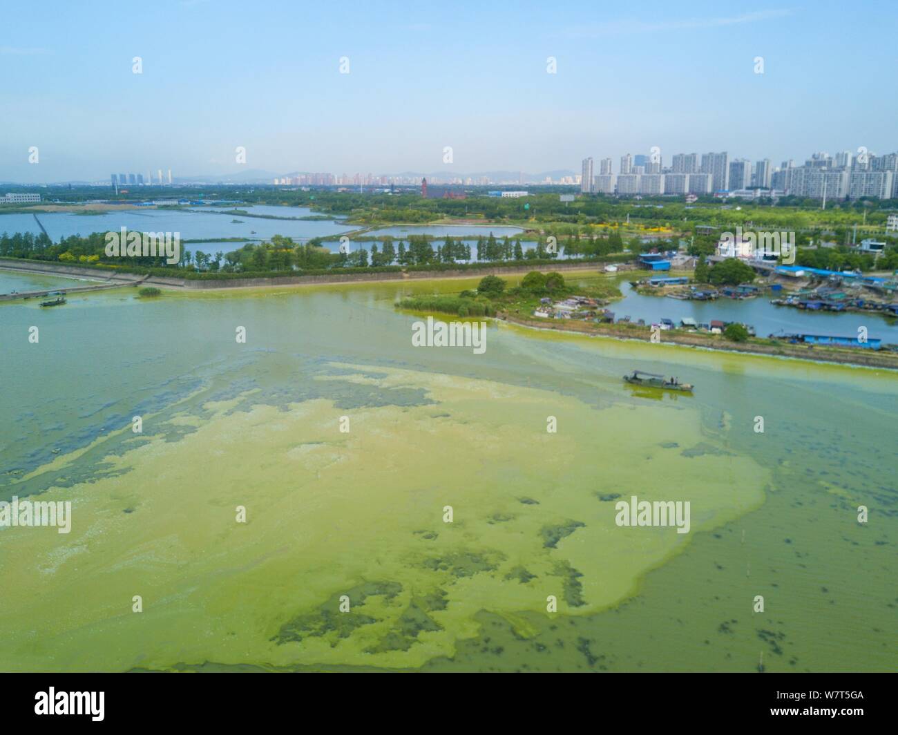 Lake tai aerial hi-res stock photography and images - Alamy