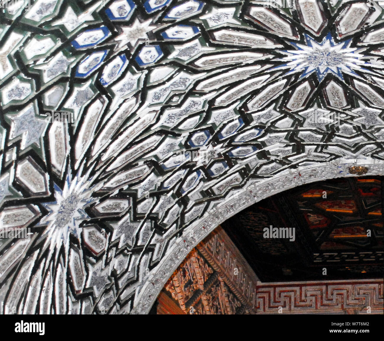 Wooden coffered ceiling hi-res stock photography and images - Alamy