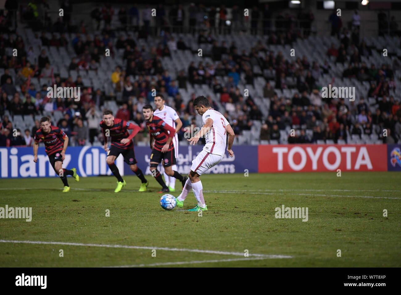 Brazilian football player Elkeson of China's Shanghai SIPG FC shoots ...