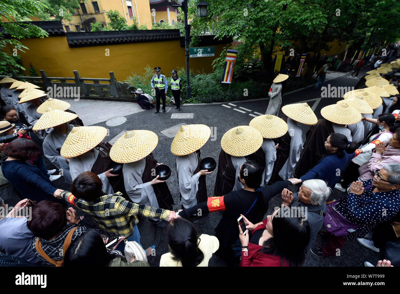 Chinese mendicants hi-res stock photography and images - Alamy