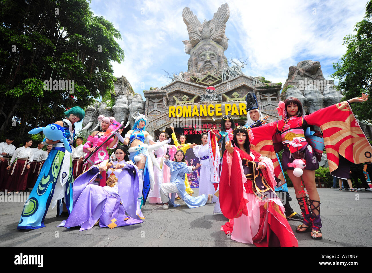 Chinese graduates dressed in cosplay costumes pose for graduation ...