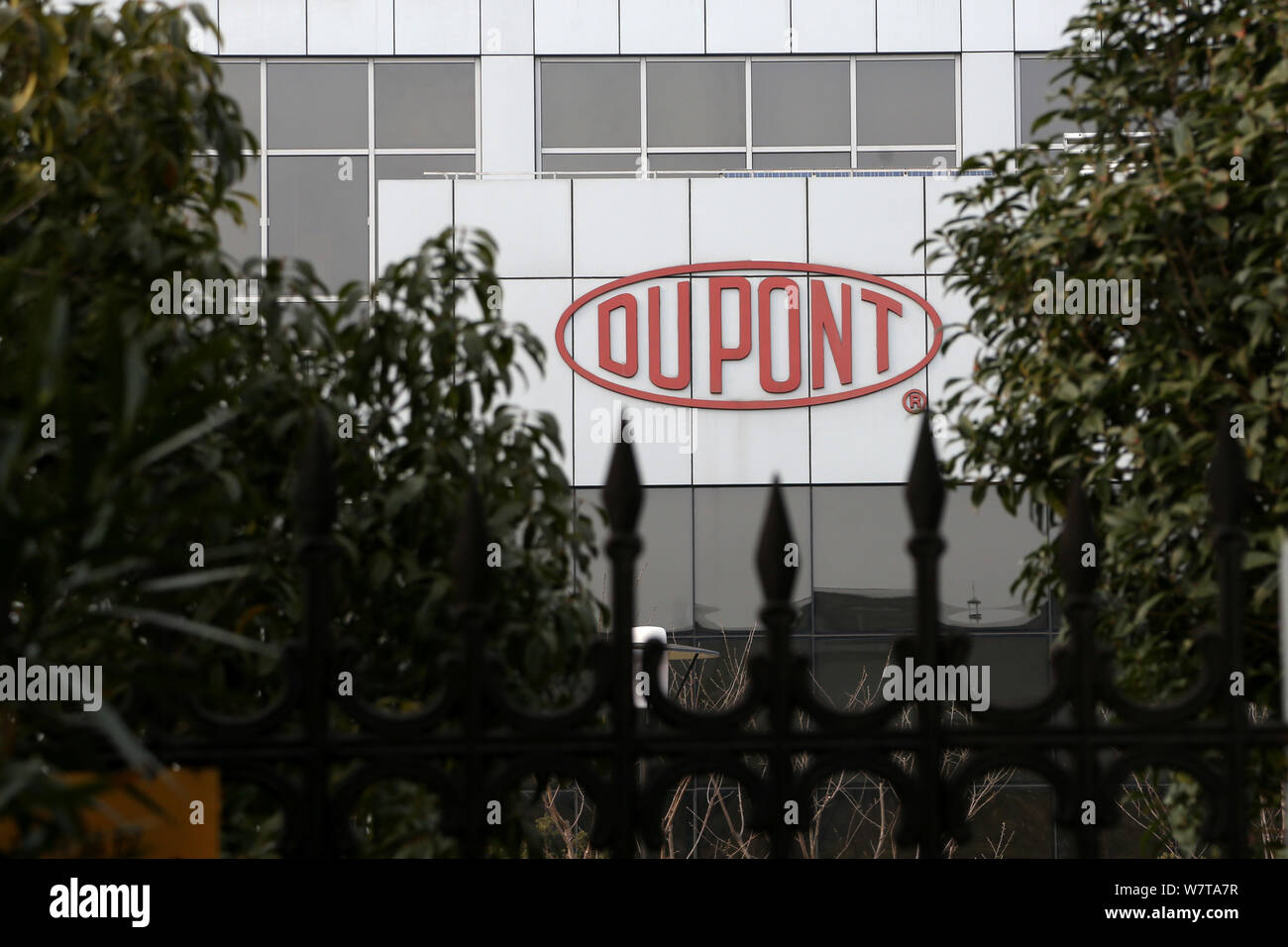 Dupont chemical hi-res stock photography and images - Alamy