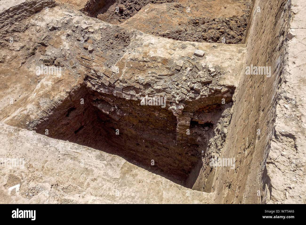 Xiongnu tomb hi-res stock photography and images - Alamy