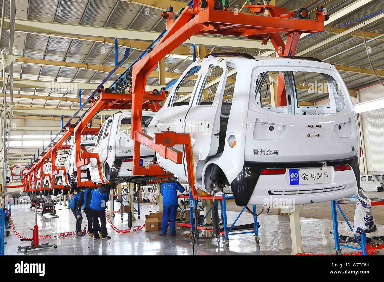 Electric cars production line hi-res stock photography and images - Alamy