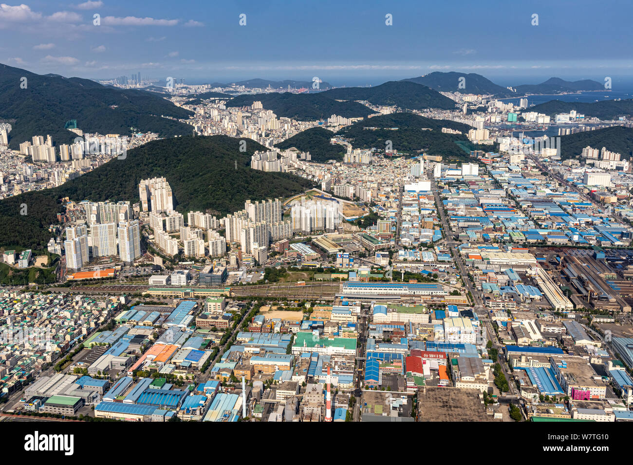 South korea ship building hi-res stock photography and images - Alamy