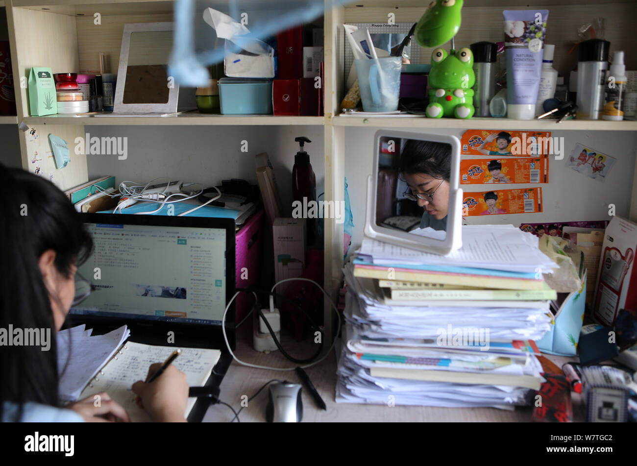 Helps poor hi-res stock photography and images - Alamy