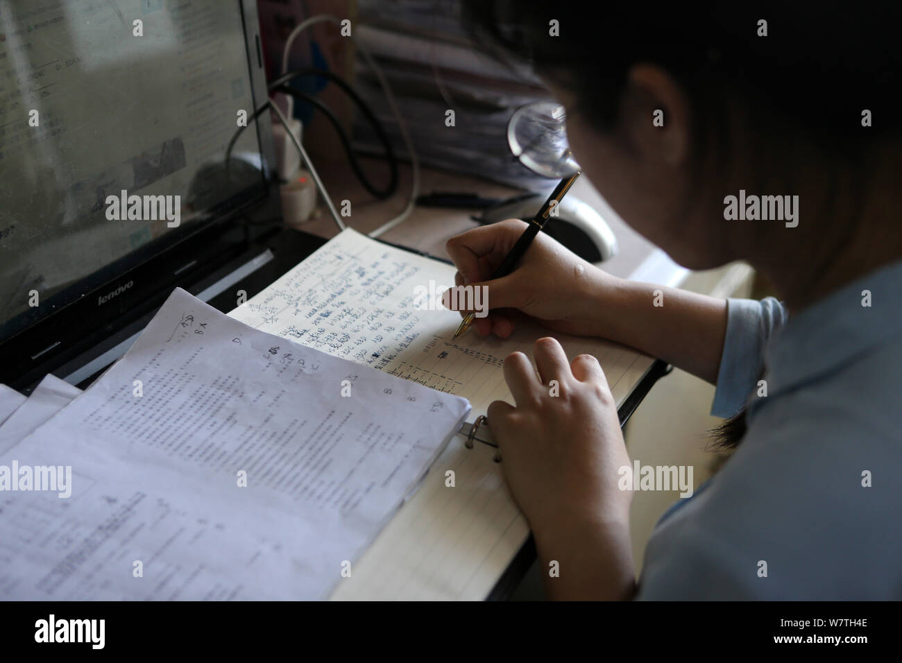 21-year-old Chinese student Tang Lisha, who comes from a poor family in ...