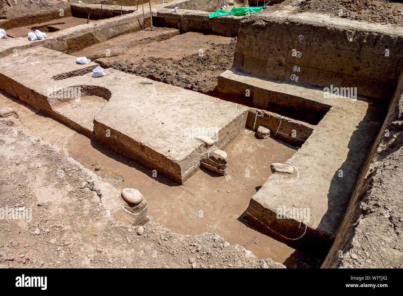 Anyang tomb hi-res stock photography and images - Alamy