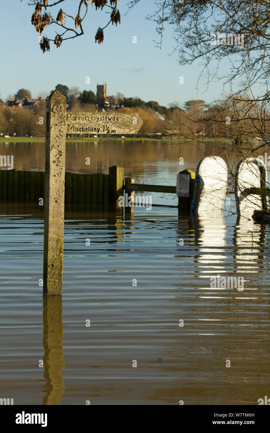 Langport floods hi-res stock photography and images - Alamy